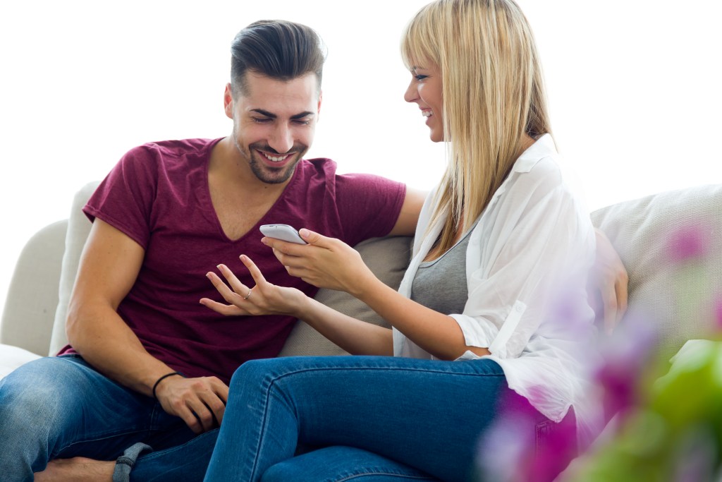 20 Best Texting Games For Couples To Have Fun - Unabashed Emotions